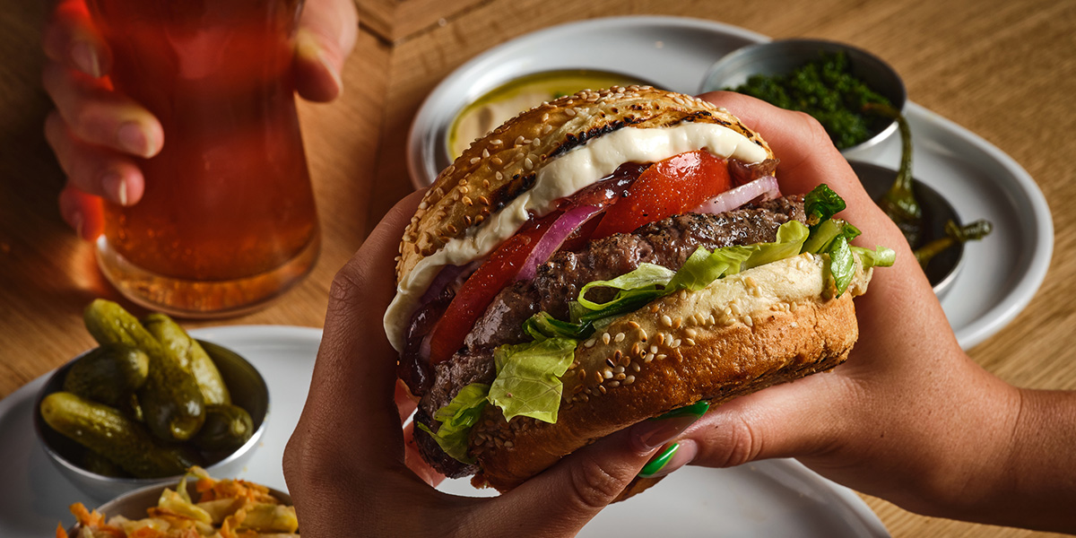 Next Door - שלושה מעצבים